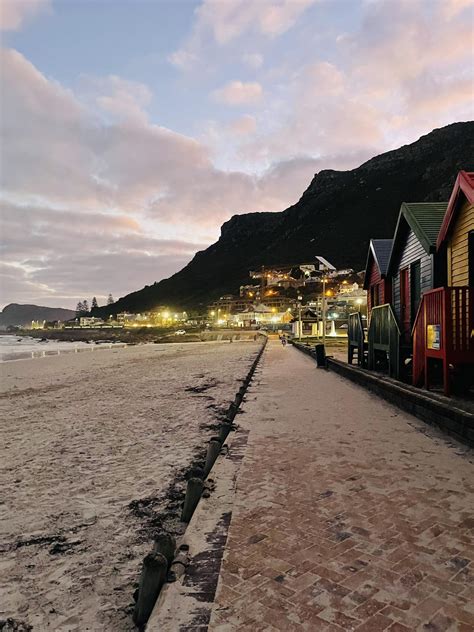 Anathi Sandisamayirha Zinja