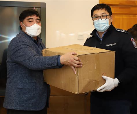 Албан хаагчдын эрүүл мэндийг хамгаалах ажиллах нөхцлийг нь бүрдүүлэх