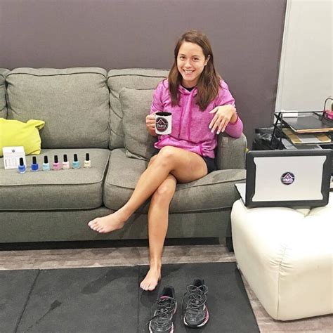 Amanda Fernandez Feet