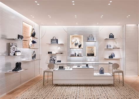 Dior Ss24 London New Bond Street And Sloane Street Tdm Space