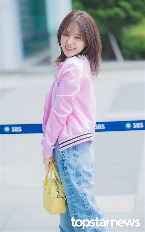 [hd포토] 레드벨벳 Red Velvet 웬디 청순 헤어스타일 웬디의 영스트리트 출근길 네이트 연예