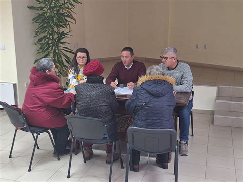 Кметът на Радомир Кирил Стоев получи подарък в първия си официален