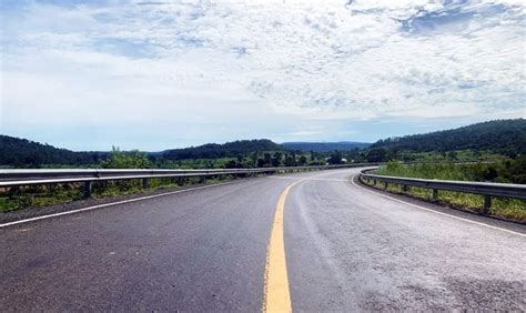 គម្រោងធ្វើផ្លូវប្រវែងប្រមាណ ៧០គីឡូម៉ែត្រ ពីខេត្តសៀមរាបទៅបាត់ដំបងឆ្លងកាត់ទន្លេសាបកំពង់សិក្សា