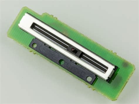 Potentiometer Construction Working Principle Types And Its Applications