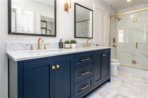 15 Stunning Navy Blue Vanity Bathroom Ideas