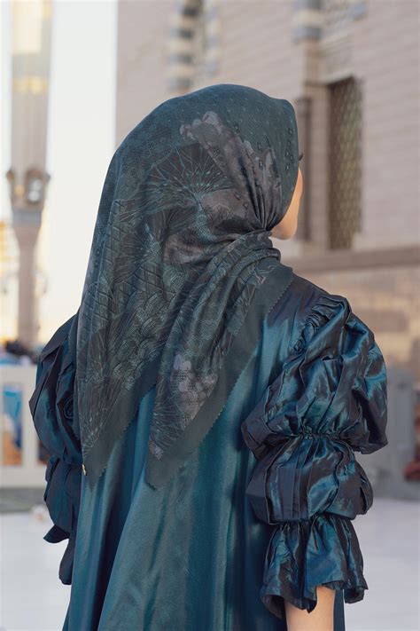 Medina 2 Square Consistent Buttonscarves Medina 2 Square Consistent Buttonscarves