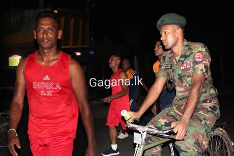 මෙරට හමුදා නිලධාරියෙක් වාර්තාවක් තබන්න යයි Video Photos පුවත්