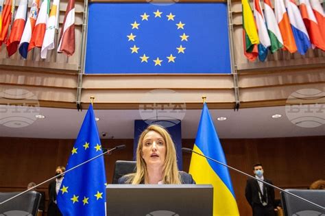 Председателката на Европейския парламент Роберта Мецола призова сръбските власти да разрешат