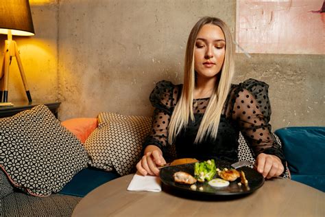 He Refused To Pay For A Girls Expensive Dinner After She Admitted She