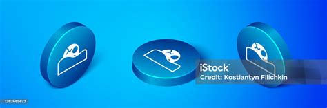 파란색 배경에 고립 된 지상 아이콘의 등색 인간 두개골 파란색 원 버튼입니다 벡터 3차원 형태에 대한 스톡 벡터 아트 및 기타 이미지 3차원 형태 가루로 빻은 건강