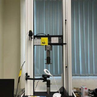 Universal Testing Machine UTM Instron Series 3367 Download Scientific Diagram