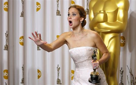 Fappening Jennifer Lawrences Daring Vanity Fair Photo Sends Mixed Messages