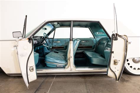 1965 Lincoln Continental Interior