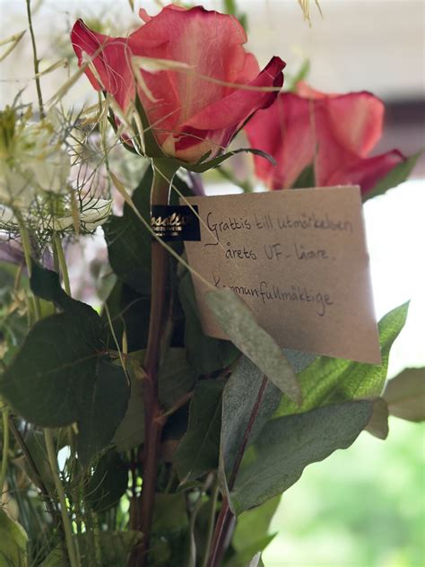Blev Riktigt Glad över Att Få Blommor Från Kommunfullmäktige Idag För