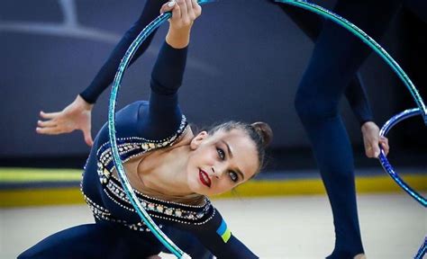 Български гимнастички продават медали уреди и екипи в помощ на украинката Валерия Юзвяк