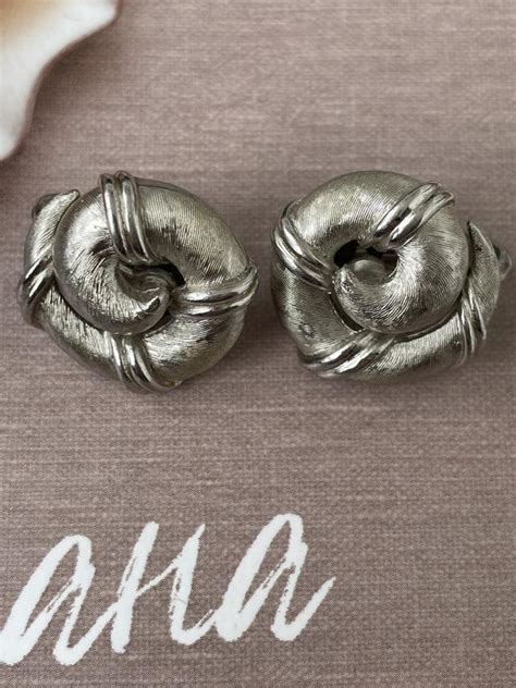 Вінтажні кліпси Crown Trifari — ціна 763 грн у каталозі Сережки Купити