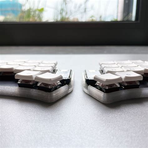 ferris sweep v2 2 custom build with mbk legend ‡ 40s keycaps