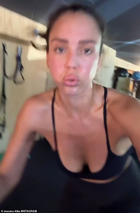 Jessica Alba 42 Models A Skimpy Bra Top As She Begins 2024 With A