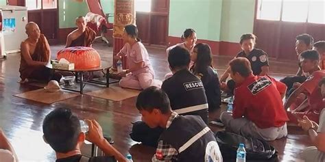 Dvb သန်လျင်တွင် မှန်ပုံးအတွင်း ထည့်သွင်းပြထားသည့် မြွေပွေးကို ဖမ်းပြီး ဘေးလွတ်ရာပို့