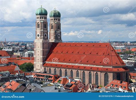 Germany Munich Nview Of The Marienplatz New Town Hall And