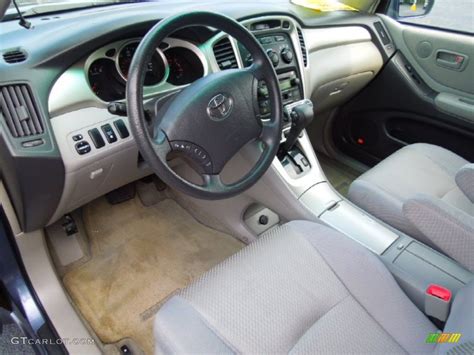 Ash Interior 2004 Toyota Highlander V6 Photo 65365329