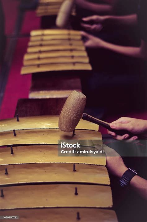Alat Musik Tradisional Melayu Perkusi Bambu Dan Orkestra Gamelan Di