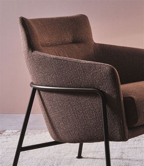 Pin Di Apola Su Poltrone E Divani Poltrone Arredamento Moderno Divani