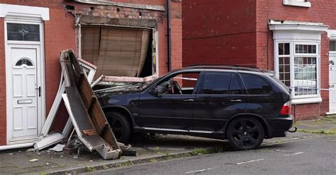 Live Bmw Ploughs Into Redcar Home Sparking Police Cordon Across Street