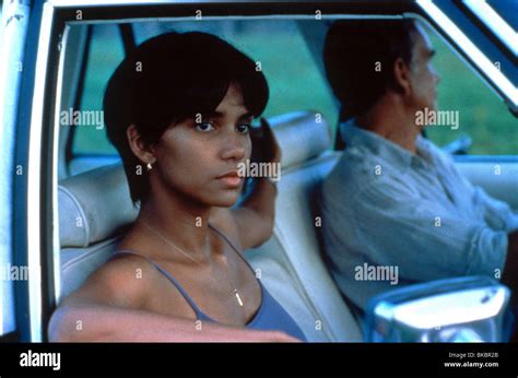 Halle Berry Monsters Ball Hi Res Stock Photography And Images Alamy