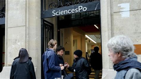 Sciences Po Paris Un Salarié Suspendu Après Des Accusations De Harcèlement Sexuel Et Moral Sur
