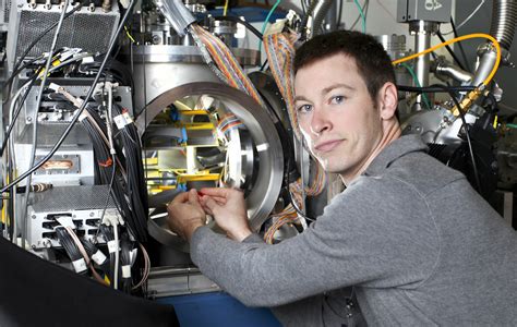 Evolution Of Single Particle Strengths In Tin Isotopes And Impacts On Neutron Capture Brett