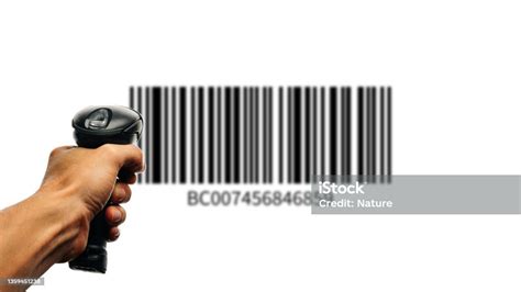 바 코드 소매 라벨 바코드 스캔 창고를 들고 손을 잡기 위한 레이저 스캐너를 판독합니다 제품 코드 데이터 개념입니다 바코드