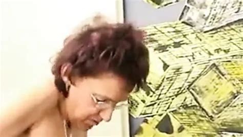 Alt Und Jung Nachbarin Gibt Wieder Sexunterricht Porn D2 Xhamster
