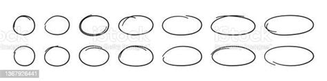 손으로 그린 타원형과 원 세트 다른 너비의 타원형 원 프레임을 강조 표시합니다 낙서 스타일의 타원 흰색 배경에 격리된 벡터 그림 집합 그리기에 대한 스톡 벡터 아트 및 기타
