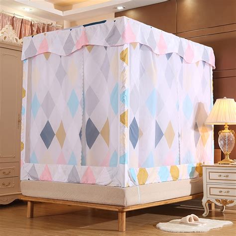 스퀘어 천장 지퍼 모기장 암호화 지퍼 미끄럼 방지 로프 및 커튼이있는 18m 침대 용 3 도어 방어 모기 흰색