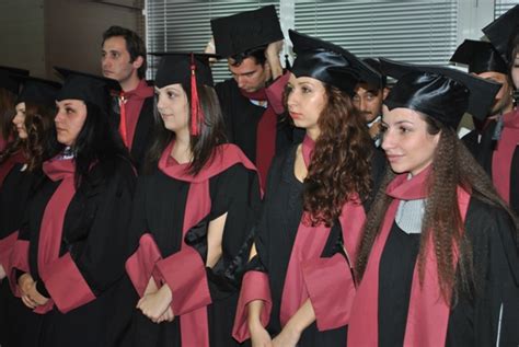 УНСС Атестат за професията получиха дипломантите от Регионално развитие