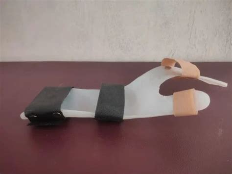 White And Black Right Mm Static Cock Up Hand Splint Medium At Rs Piece In Siliguri