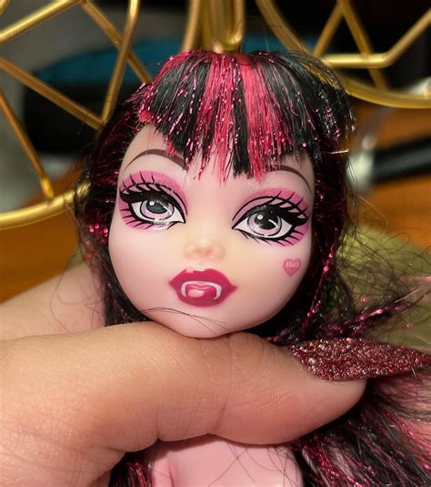 need help fixing her r monsterhigh