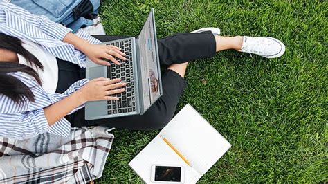 Laptop Msi Modern Gi R Thu C I M I