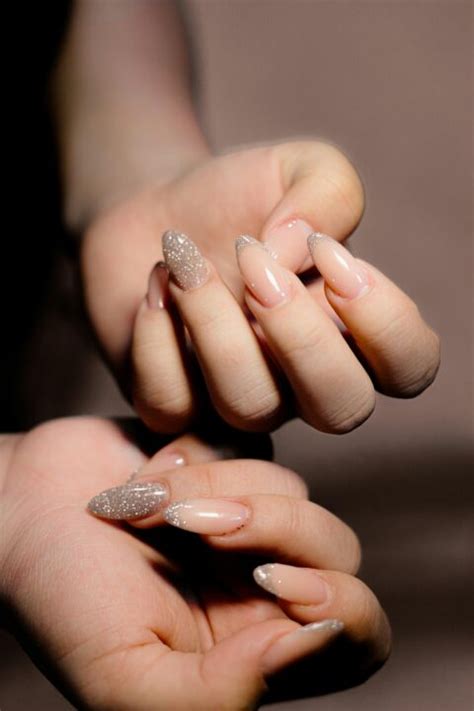 Kinds Of Artificial Nails Smash Negativity