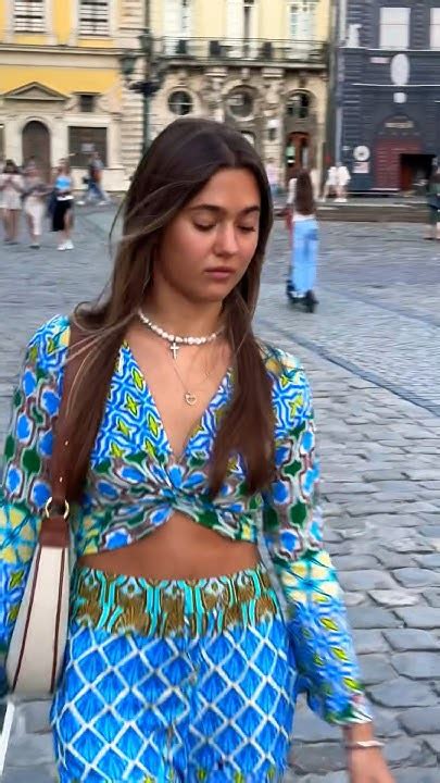 Фірмовий костюм Львів дівчата центр площа Ринок львівплощаринок