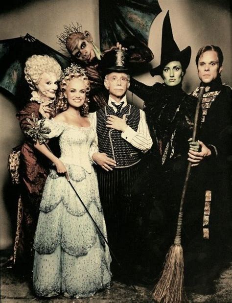 Original Cast Of Wicked Wicked Musical Musicals Idina Menzel