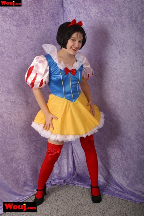 Is Your Home For Photos Of Clothed Amateur Hot Babes 15 Photos