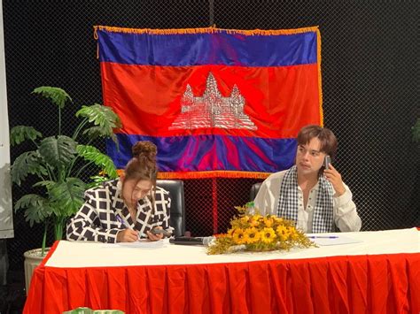 អ្នកឧកញ៉ា អ៉ឹង សែ សមាជិកជ្រើសតាំងសភាពាណិជ្ជកម្មកម្ពុជា និងជាអគ្គនាយកក្រុមហ៊ុនភីធីស៊ី កុំព្យូទ័រ