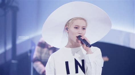 더쿠 태민 도쿄돔 흰모자 성공적 태민이 모자짤 찾던덬