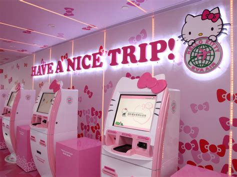 Gallery 8 Things About The Eva Airs Hello Kitty Jet Thatll Bring Out
