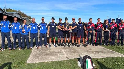 Paracadutismo Show Di Carbone E Silvia Magnani Quotidiano Sportivo