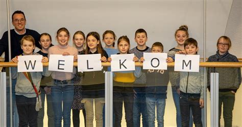 Koksijde Heet Alle Kinderen Van Het Asielcentrum Welkom Focus En Wtv