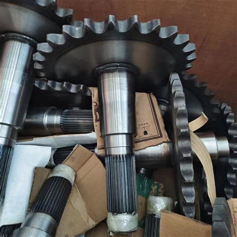 China Shantui Motor Grader Parts Sg21 3 Spindle Shaft 224 45 02105 Manufacturers Factory