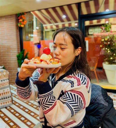 부산 해운대 핫플 해리단길 신상 카페 투어 딸기 디저트 데이트 네이버 블로그